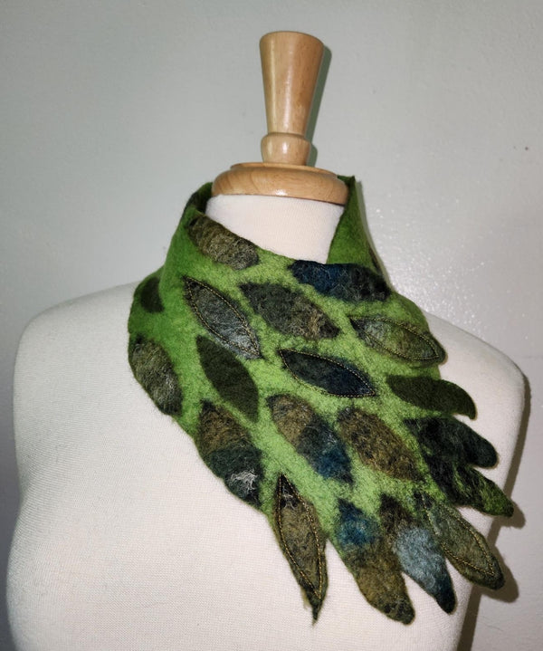 Leafy Cowl - Kiwi - Blue Moose Art Gallery